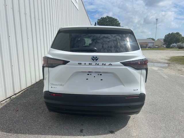 ♿ 2025 Toyota Sienna XLE HV | Van Products